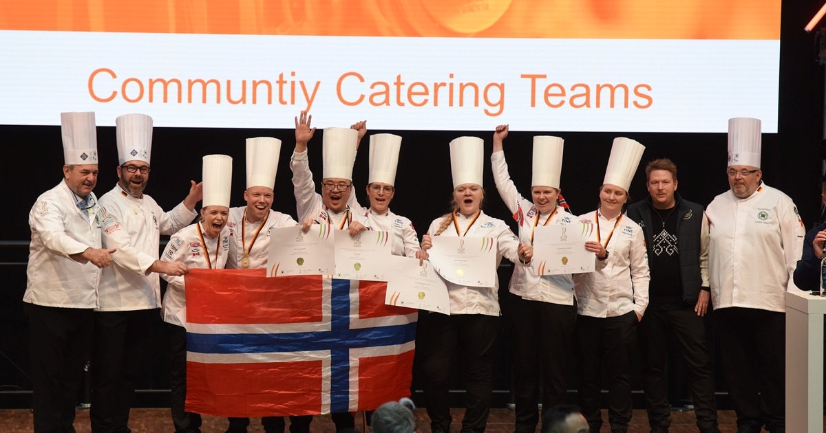 Historisk kokkegull med kantinemat